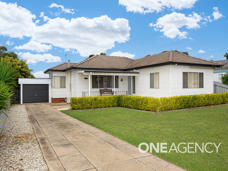 64 TICHBORNE CRESCENT, Kooringal, NSW 2650 - Property Details