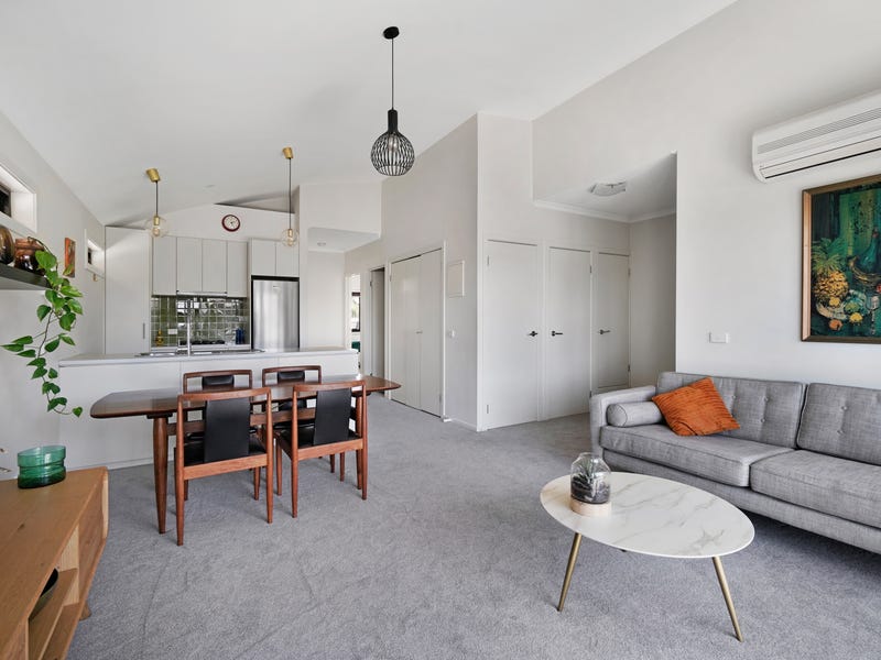 8/63-65 Roseberry Avenue, Preston, Vic 3072 - Property Details