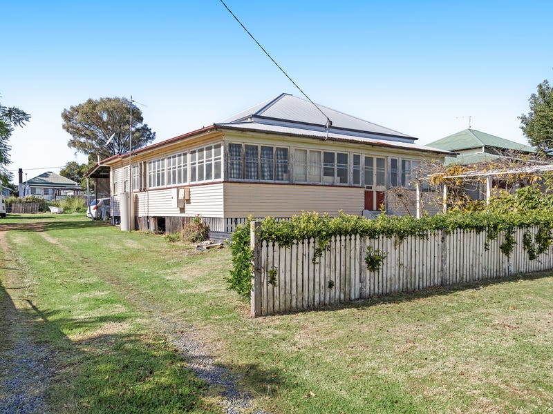 4 Wallace Street, Warwick, Qld 4370 - Property Details