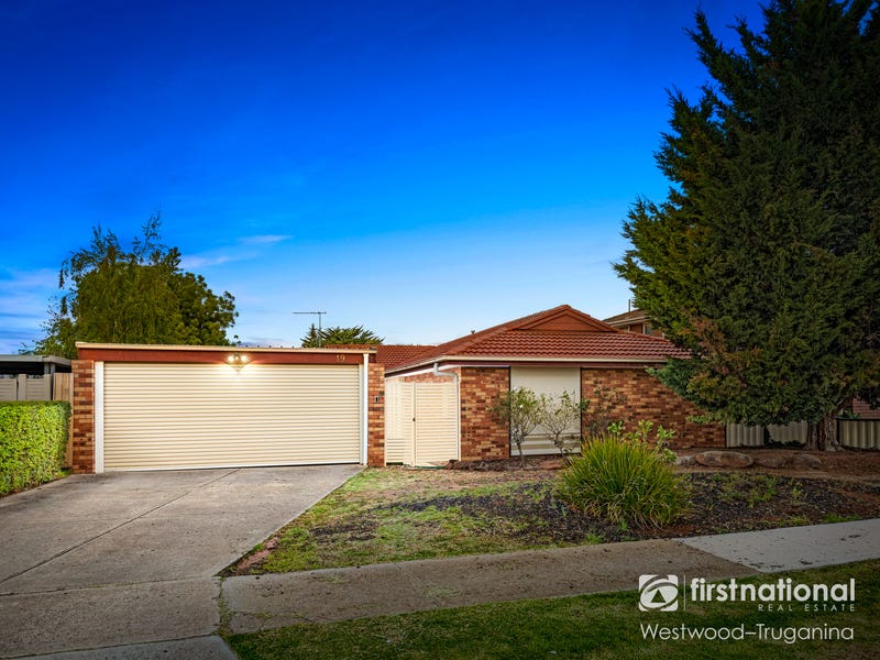 19 Barber Drive, Hoppers Crossing, VIC 3029 - realestate.com.au