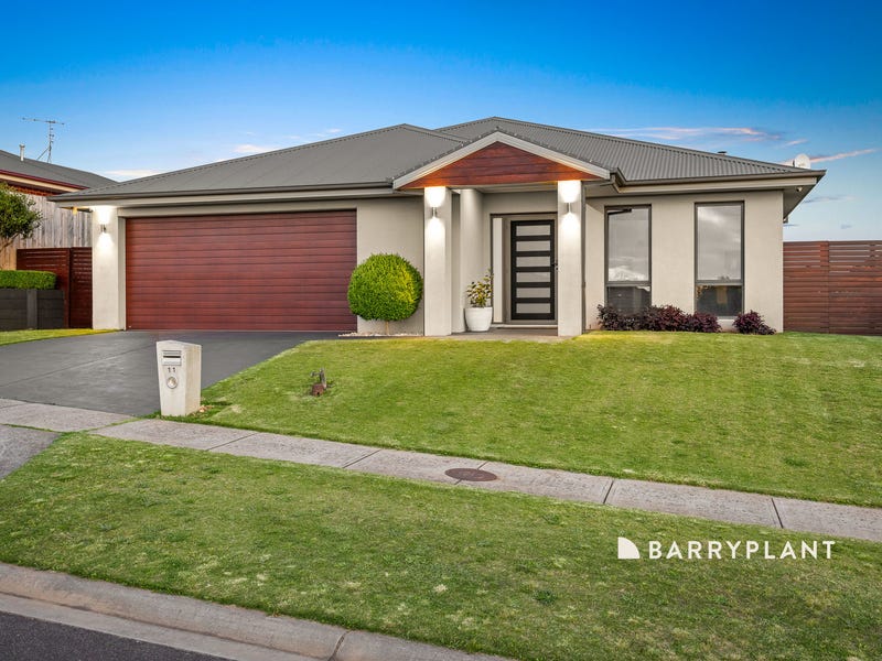 11 Mayfair Drive, Drouin, Vic 3818 - Property Details