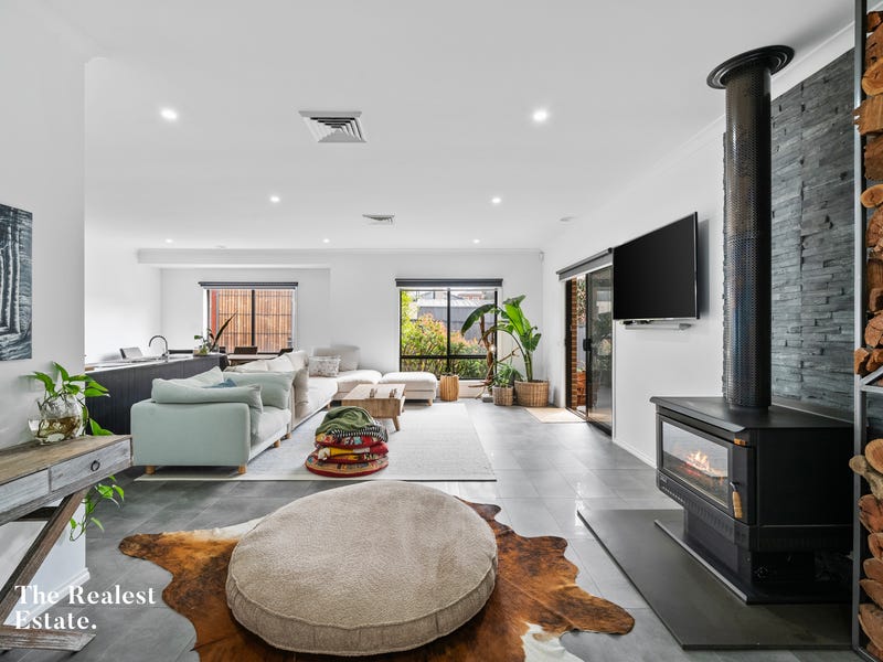 8 Terrick Court, Greenvale, Vic 3059 - Property Details