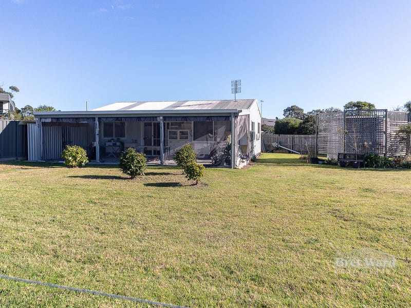 32 Lake Shore Drive, Newlands Arm, VIC 3875 - realestate.com.au