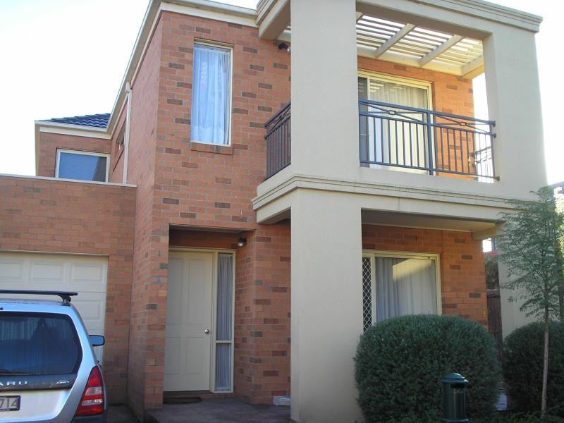 9 Autumn Grove, Mitcham, Vic 3132 - realestate.com.au