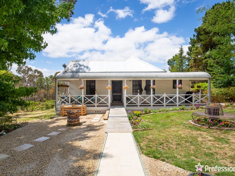 136 Kingstown Road, Uralla, NSW 2358 - Property Details