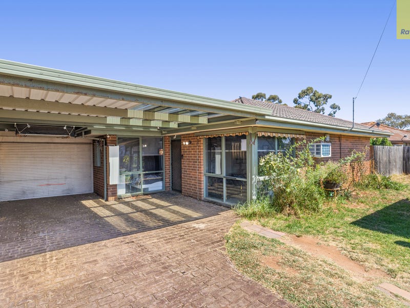 38 Riddle Drive, Melton, Vic 3337 - Property Details