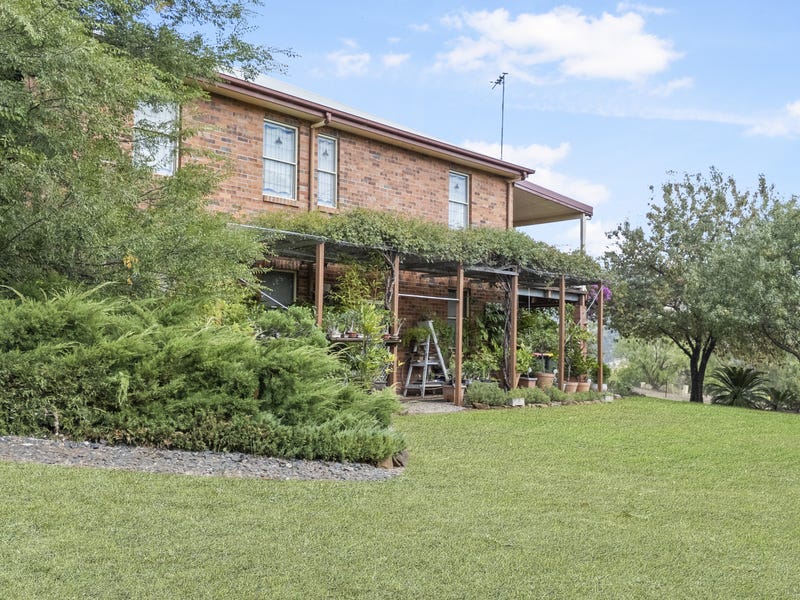 210 Catherine Way, Tamworth, NSW 2340 - Property Details