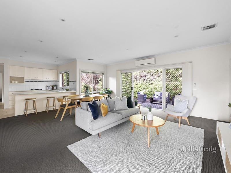 2/9 Sunray Court, Croydon, Vic 3136 - Property Details