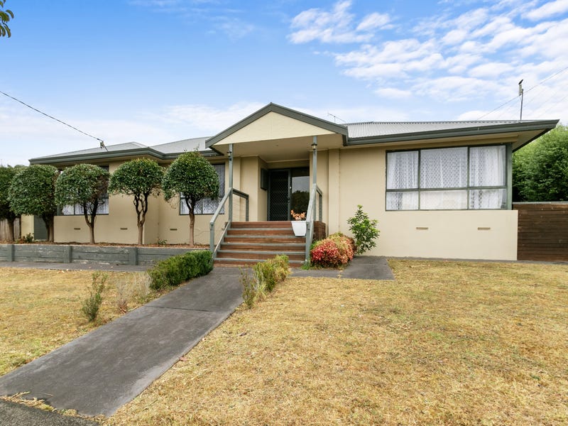 3 Walker Pde, Churchill, Vic 3842 - Property Details