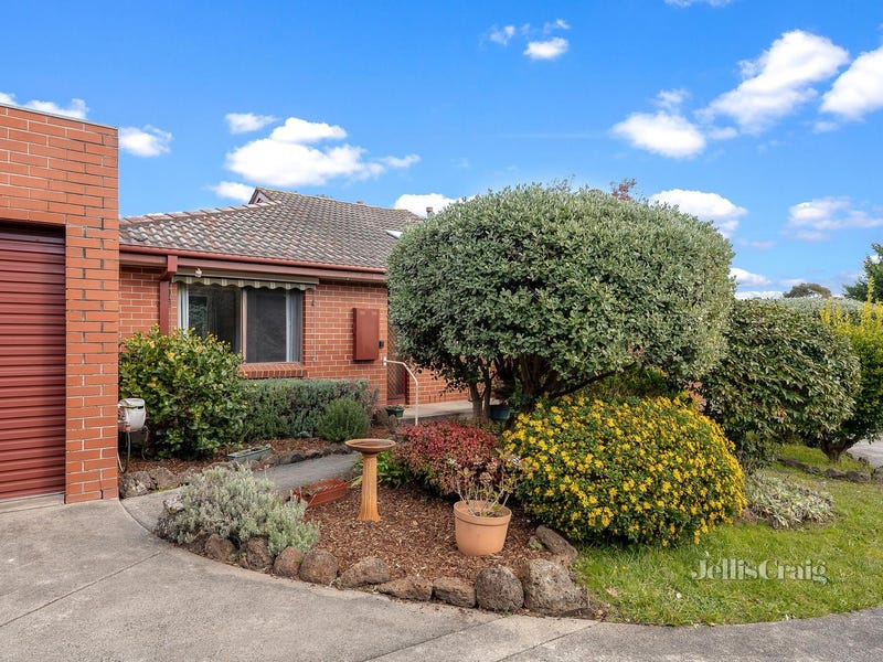 2/9 Churchill Road, Croydon, Vic 3136 - Property Details