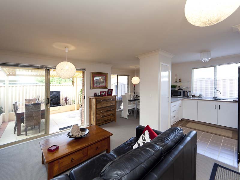 12/13 Baralda Ct, Rockingham, WA 6168 - Property Details