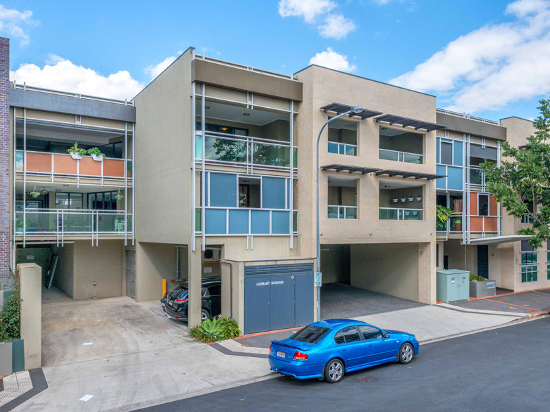 2/7 Helen Street, Teneriffe, Qld 4005 - Property Details