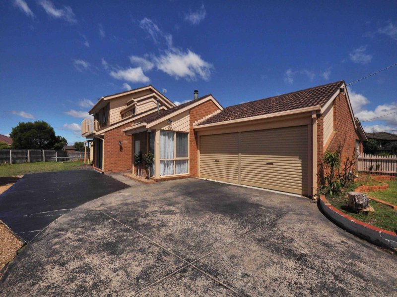 3 Amesbury Avenue, Craigieburn, VIC 3064 - realestate.com.au