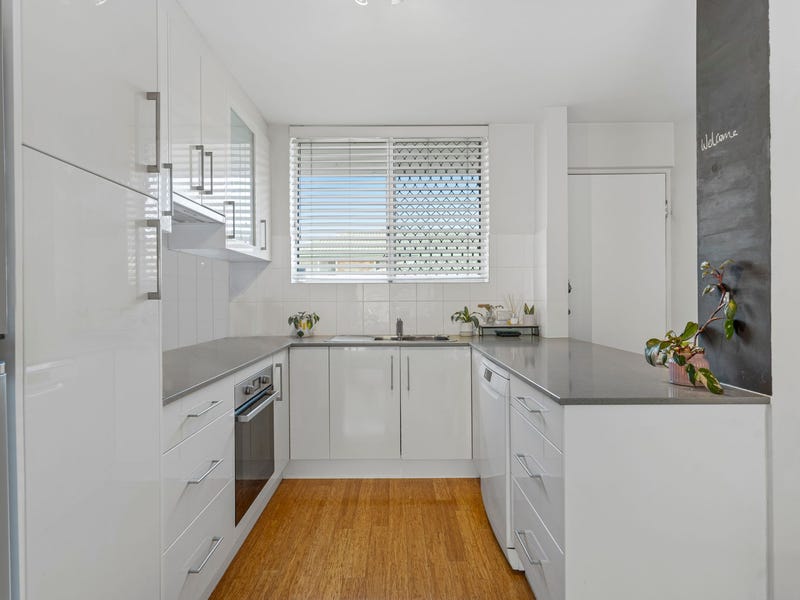 2/61 Derby Street, Coorparoo, Qld 4151 - Property Details