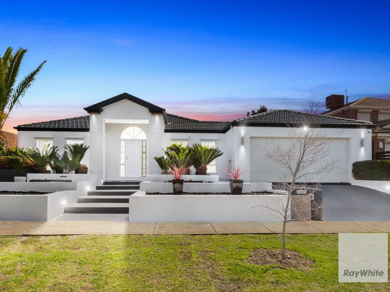 15 Perkins Grove, Burnside, VIC 3023 - realestate.com.au