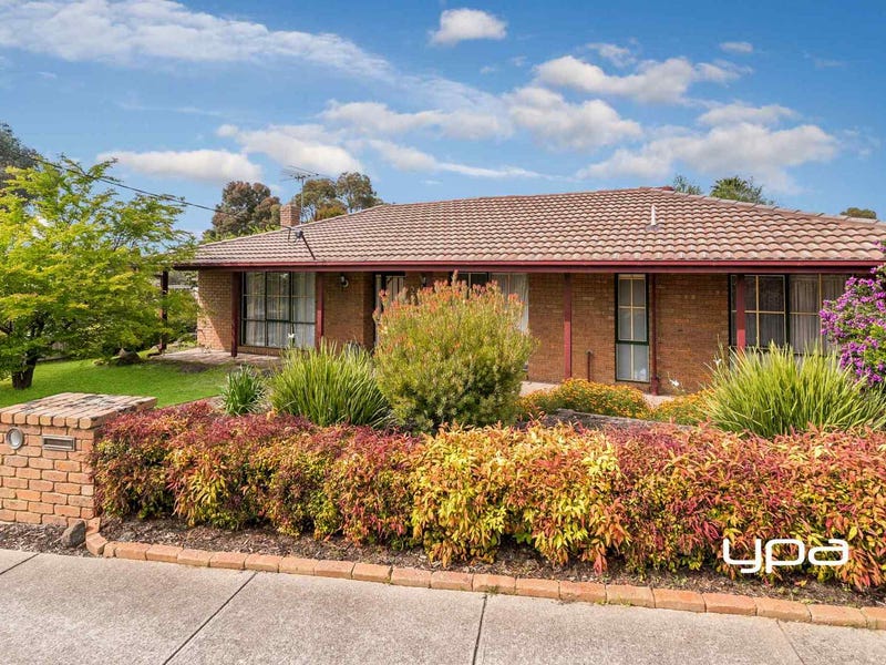 2 Bush Place, Sunbury, Vic 3429 - Property Details