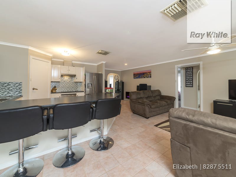 17 Taunton Cres, Craigmore, SA 5114 - realestate.com.au
