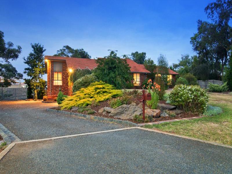 12 Springbank Way, Brookfield, Vic 3338 - Property Details