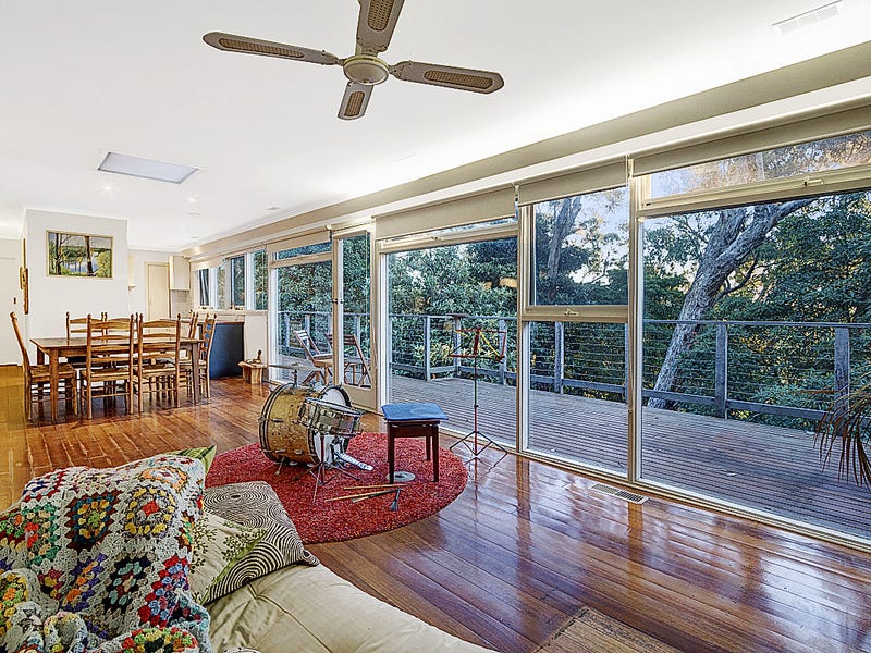 10 Riley Road, Upwey, Vic 3158 - Property Details