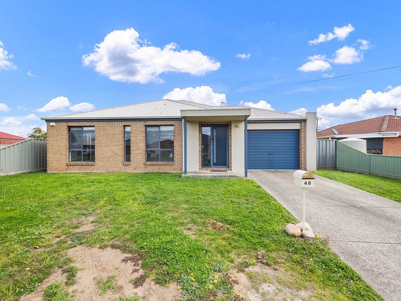 48 McNulty Drive, Wendouree, Vic 3355 - Property Details