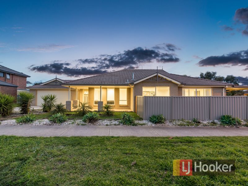 1 Yorkshire Drive, Cranbourne North, VIC 3977 - realestate.com.au