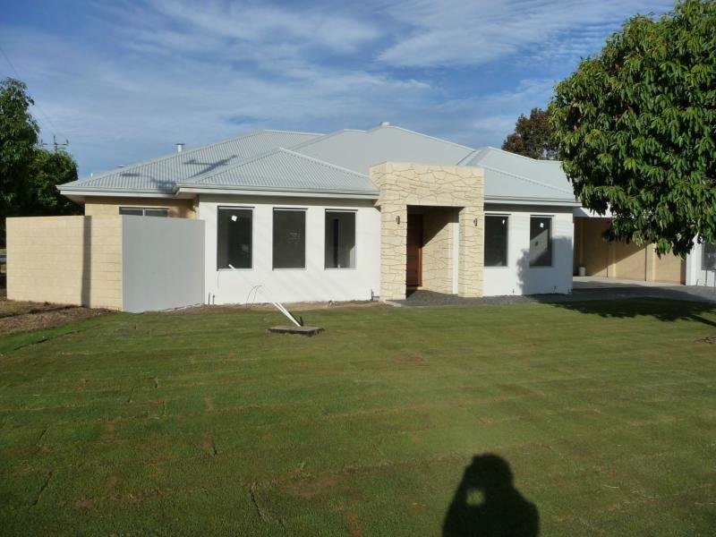 2 Oxted Place, Morley, WA 6062 - Property Details