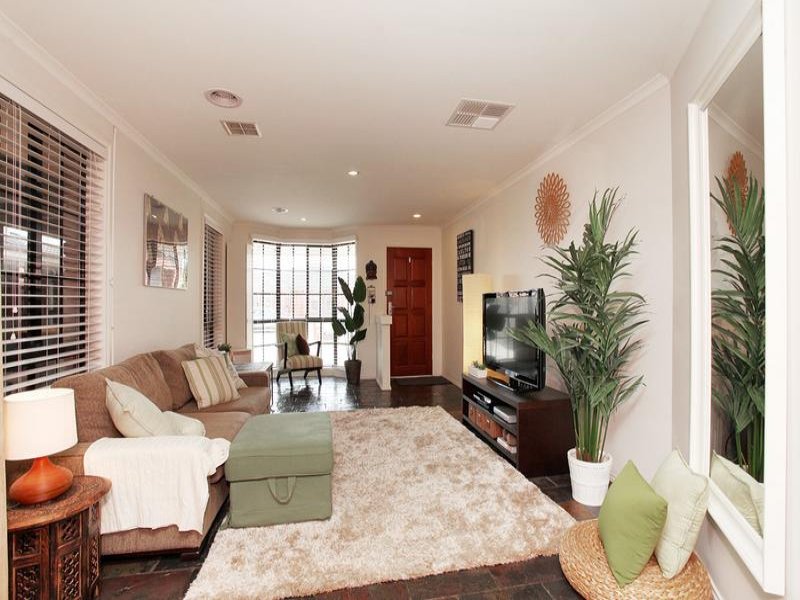 9 Ramson Court, Altona Meadows, VIC 3028 - realestate.com.au