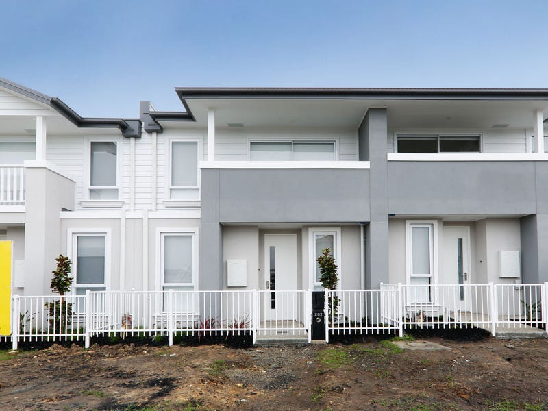 202 Carnival Boulevard, Berwick, VIC 3806 - realestate.com.au