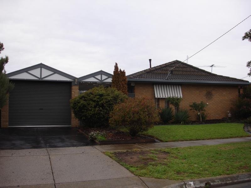 3 Edinburgh Court, Werribee, Vic 3030 - Property Details