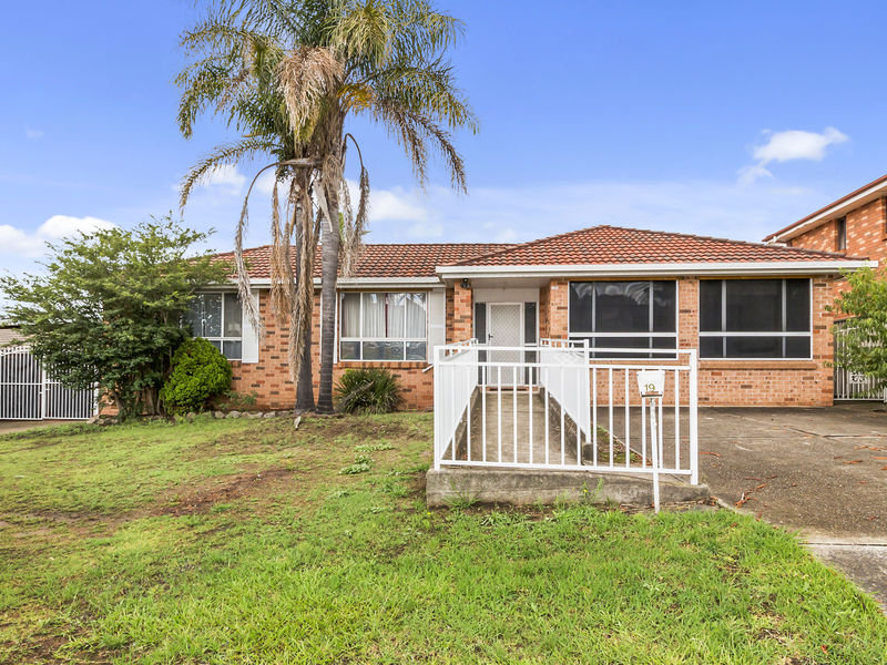 19 Mohawk Cres, Greenfield Park, NSW 2176 - realestate.com.au