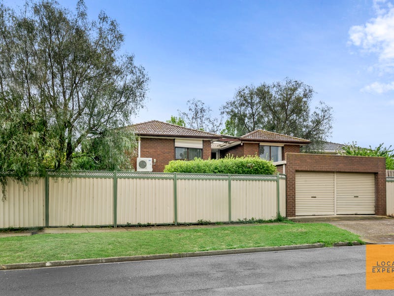 10 Manson Drive, Melton South, VIC 3338 - realestate.com.au