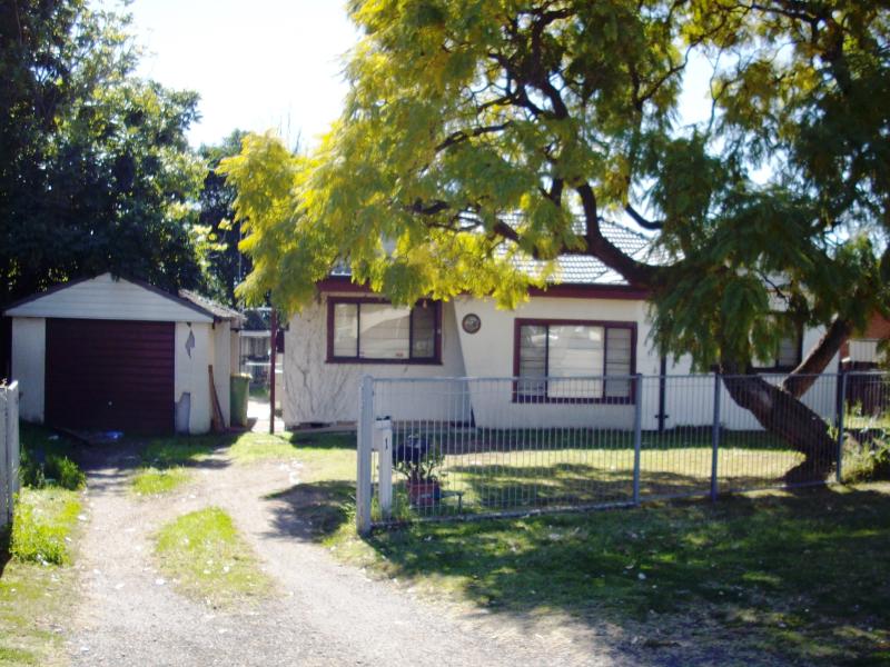 1 Alexander Street, Smithfield, NSW 2164 - realestate.com.au