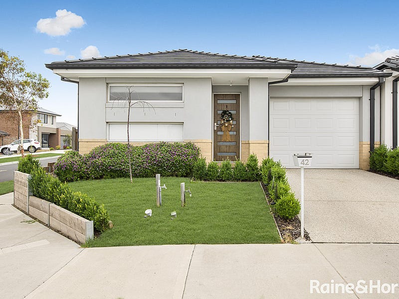 42 Showman Drive, Diggers Rest, VIC 3427 - realestate.com.au