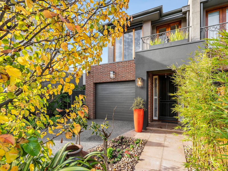 2C Carolyn Street, Hampton, Vic 3188 - Property Details