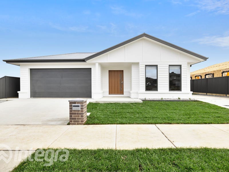 10 Hubbard Street, Lucas, VIC 3350 - realestate.com.au