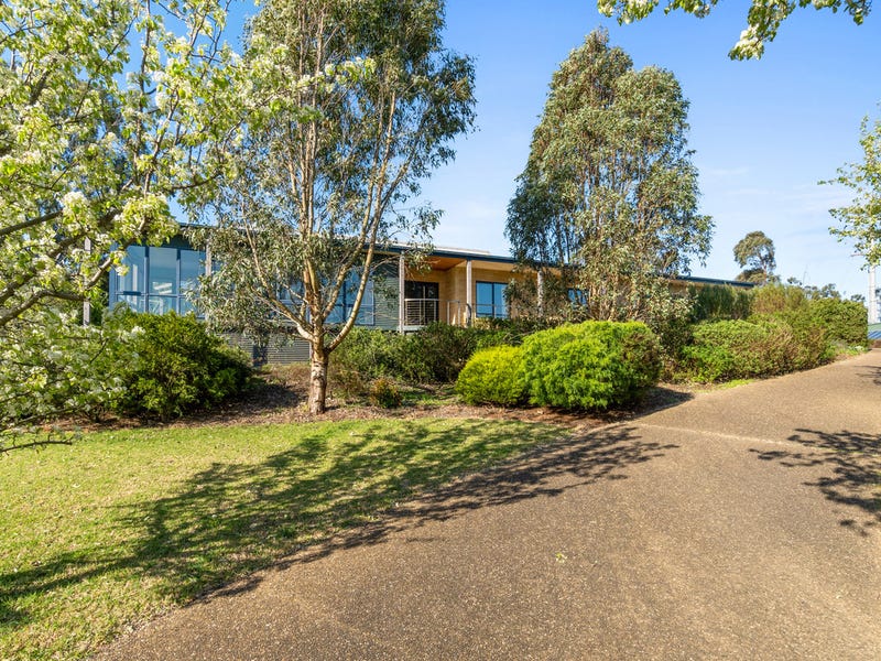 4 Racecourse Road, Heyfield, Vic 3858 - Property Details