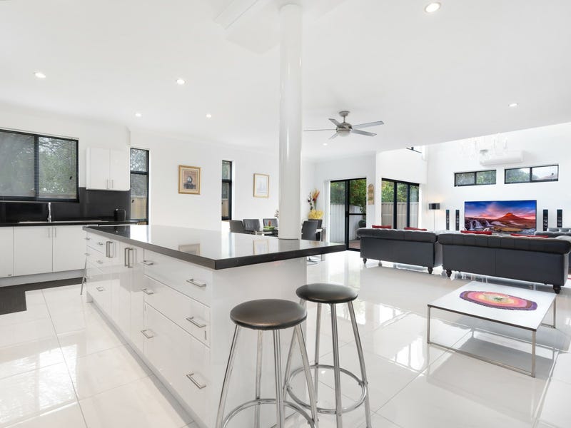 6 Hadlow Place, Thornlie, WA 6108 - Property Details