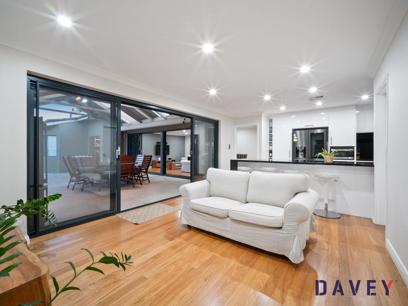 7 Branton Court, Duncraig, WA 6023 - realestate.com.au