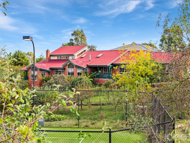 7 Mount View Road, Wandong, Vic 3758 - Property Details