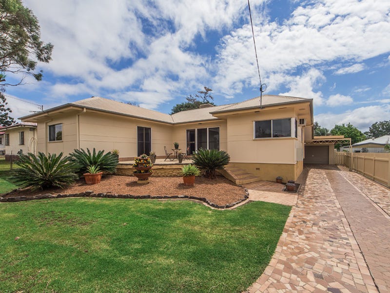 10 Adam Street, One Mile, QLD 4305 - realestate.com.au