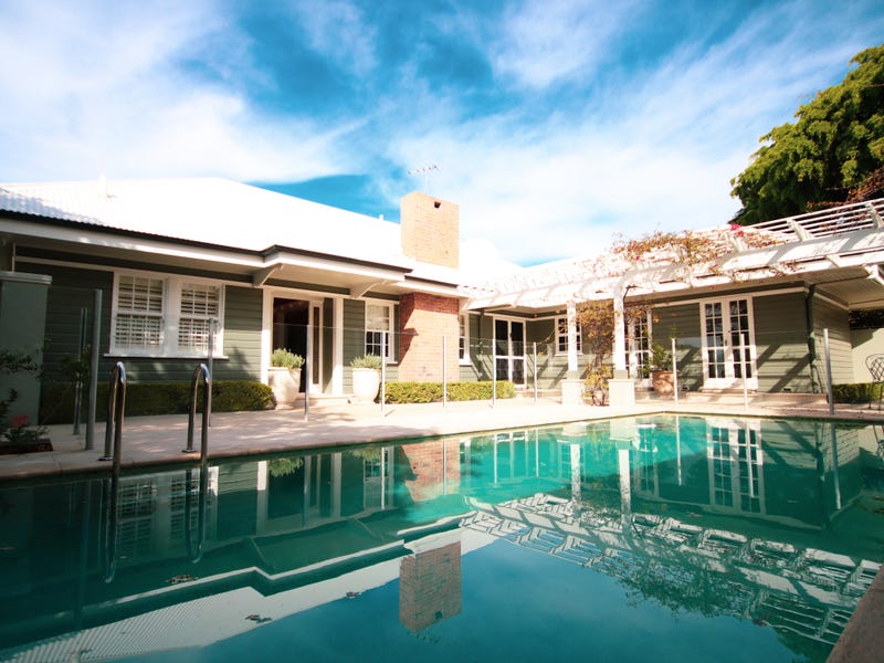 7 Hipwood Road, Hamilton, Qld 4007 - Property Details