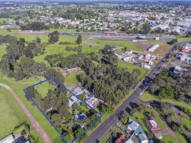 30 Mt Napier Road, Hamilton, VIC 3300 - realestate.com.au