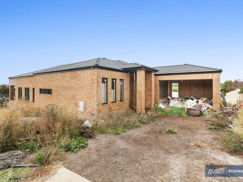 6 James Close, Kilmore, Vic 3764 - Property Details