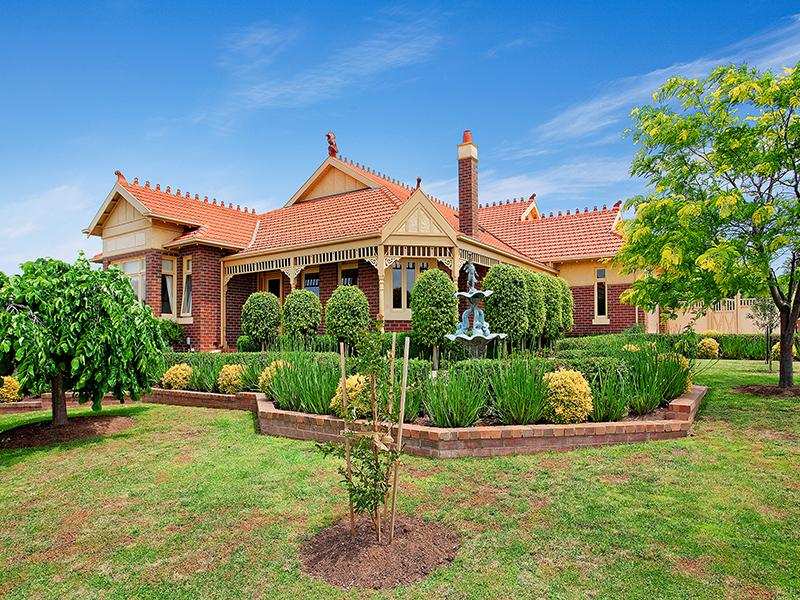 1 Jennifer Court, Keilor, VIC 3036 - realestate.com.au