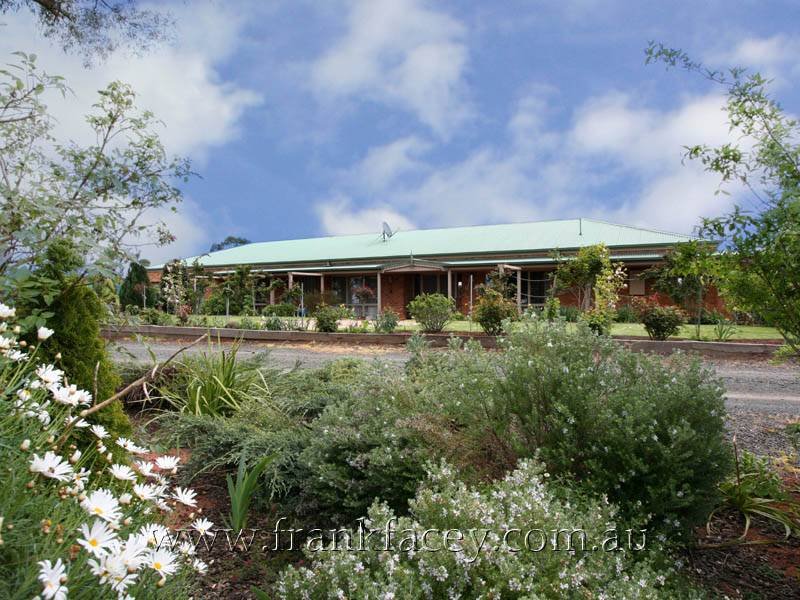 125 Huxtable Road, Pakenham Upper, VIC 3810 - realestate.com.au