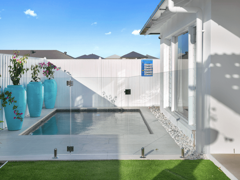 18 Clover Way, Helensvale, Qld 4212 - Property Details