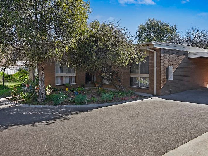 4/11 Hayes Street, Ironbark, Vic 3550 - Property Details