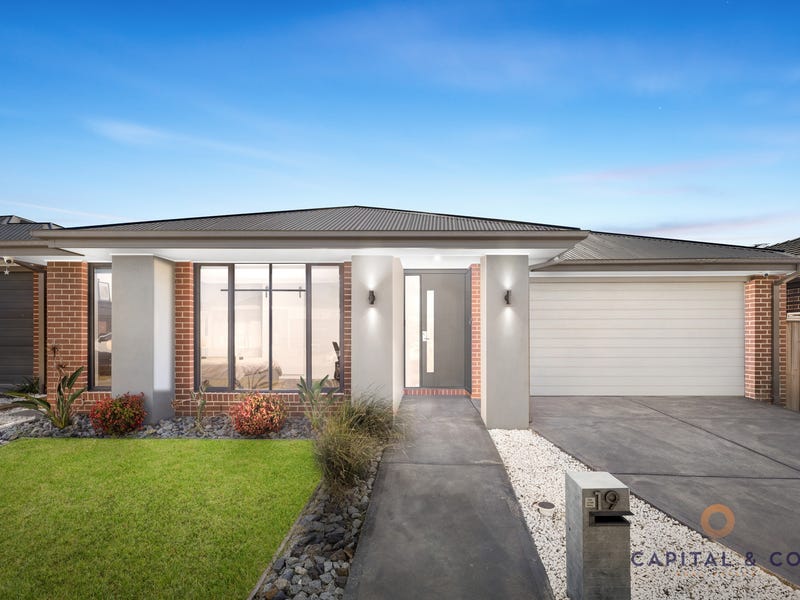 19 Chomley Way, Mickleham, Vic 3064 - Property Details