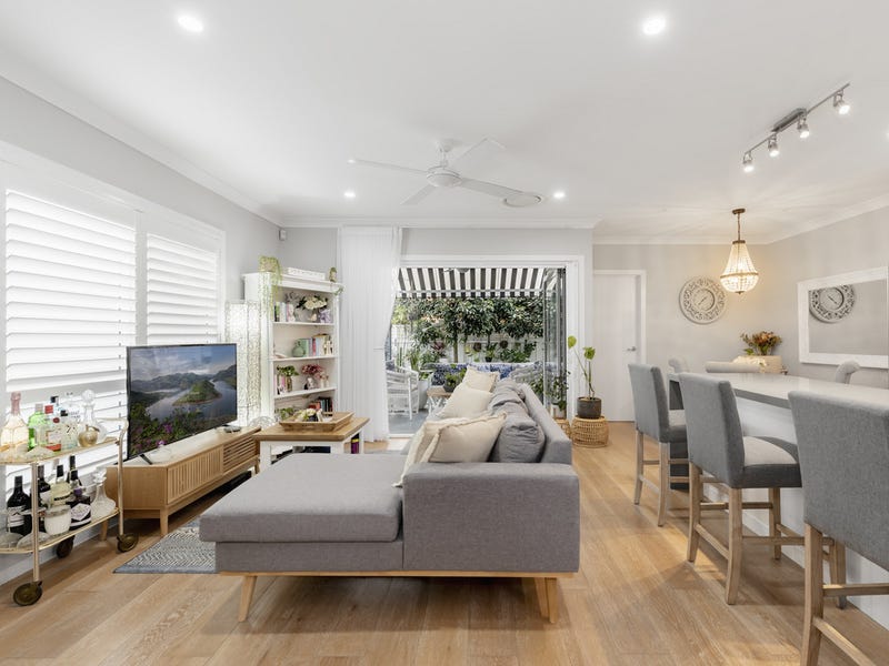 3/5 Sunshine Court, Labrador, Qld 4215 - Property Details