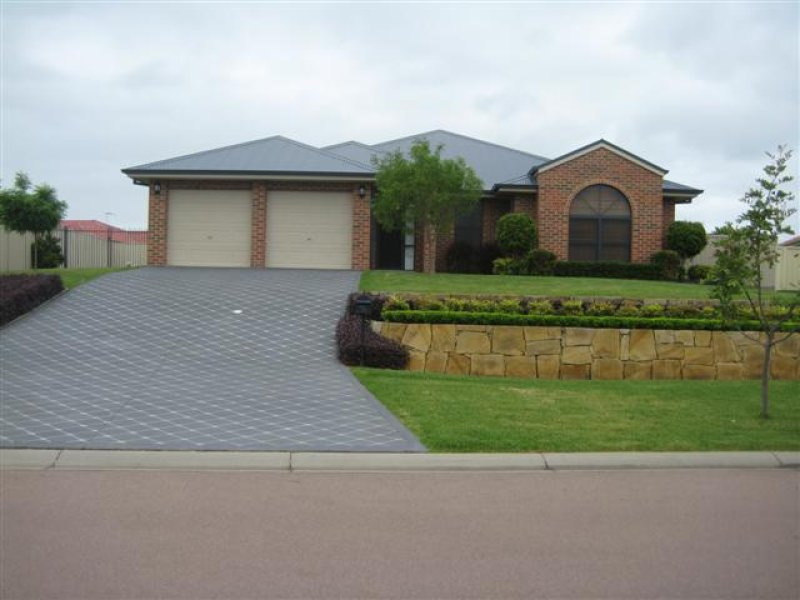 17 Fernleigh Avenue, Rutherford, NSW 2320 - realestate.com.au